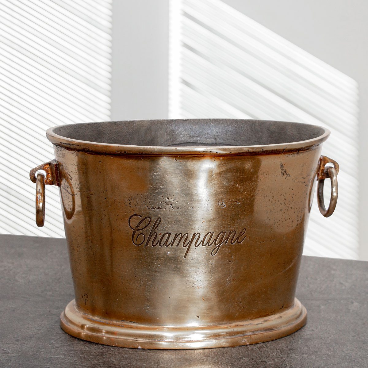 Antikas Wanddekoobjekt Flaschenkühler, Sektkühler, Eisbehälter, Aluminium, goldfarbend, mit