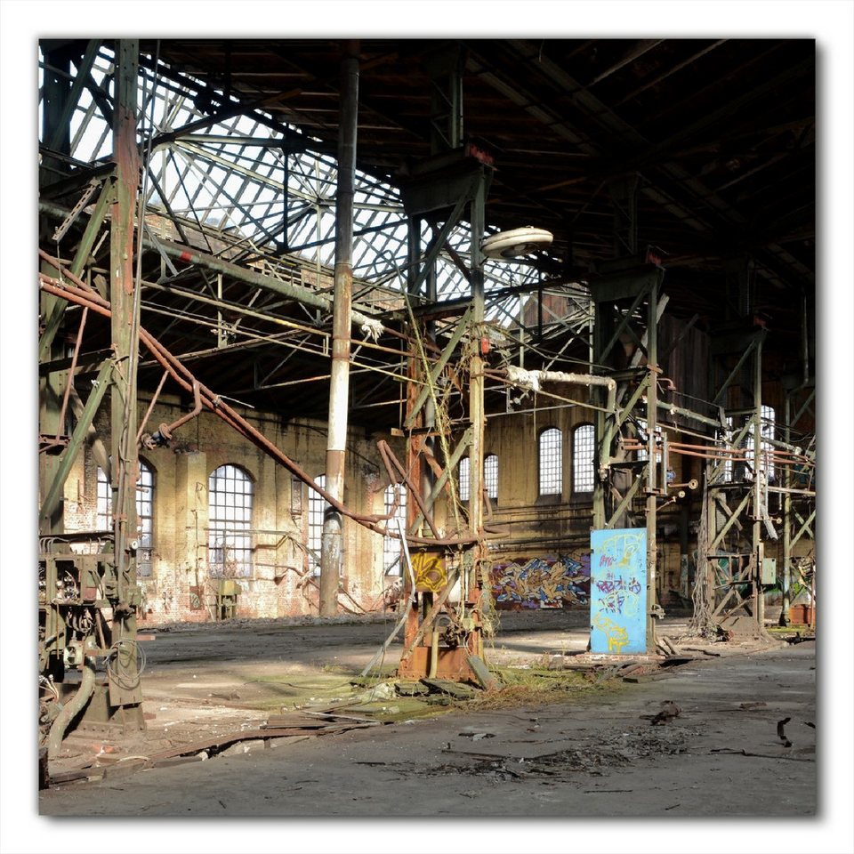 Wallario Möbelfolie Verlassene Industriehalle Alte Fabrik Farbecht