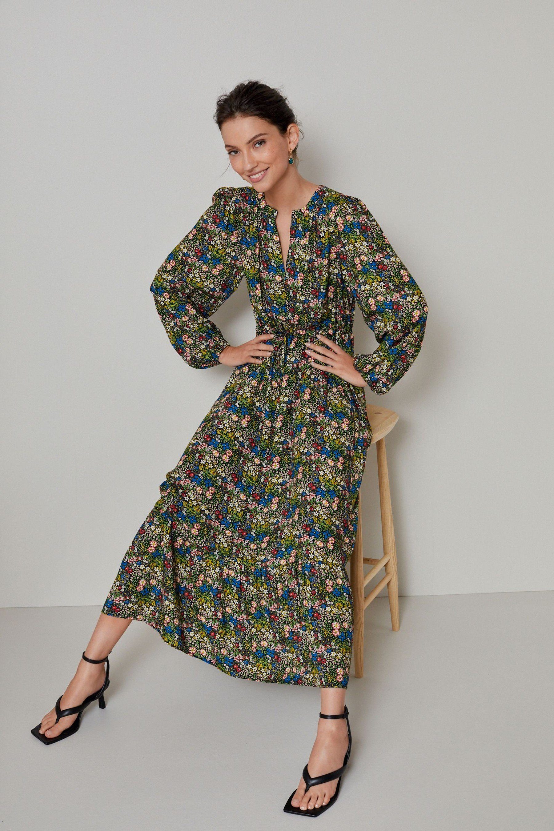 Next Volantkleid Langärmeliges Kleid Mit V Ausschnitt 1 Tlg