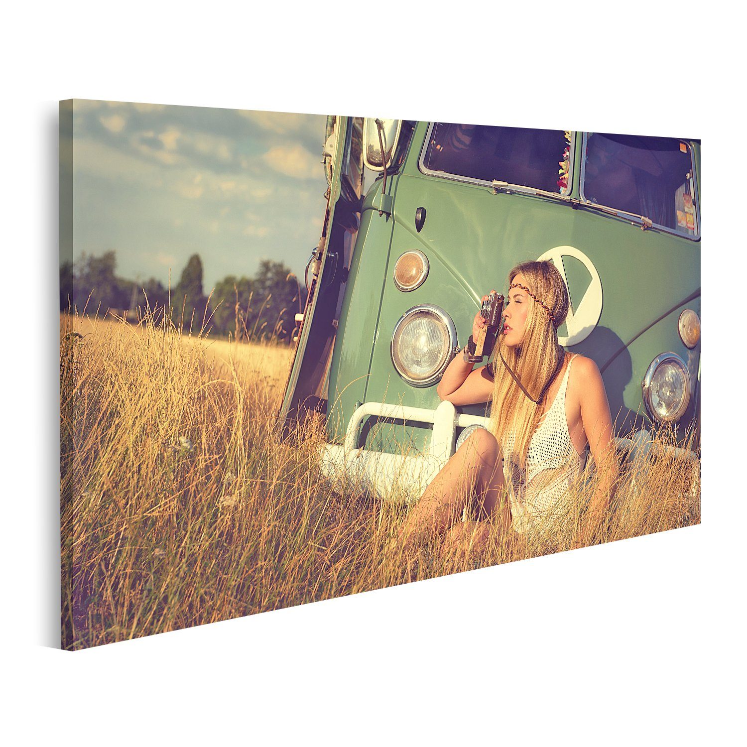 islandburner Leinwandbild Bild auf Leinwand Hippie Girl Im Feld Mit Kamera Vw Bus Bulli T1 Wandb