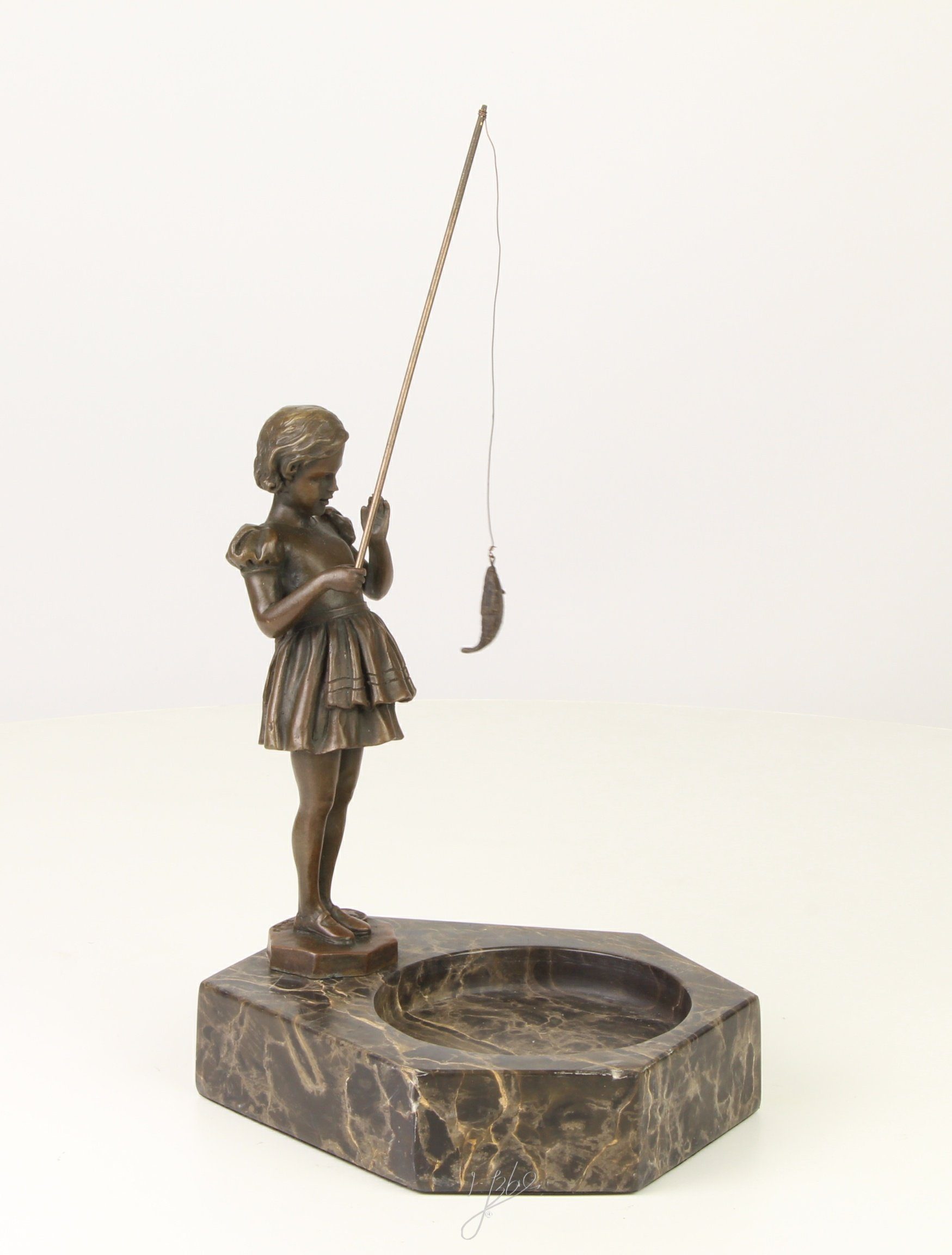 Moritz Skulptur Aschenbecher Mädchen Angelt Mamor Und Bronze