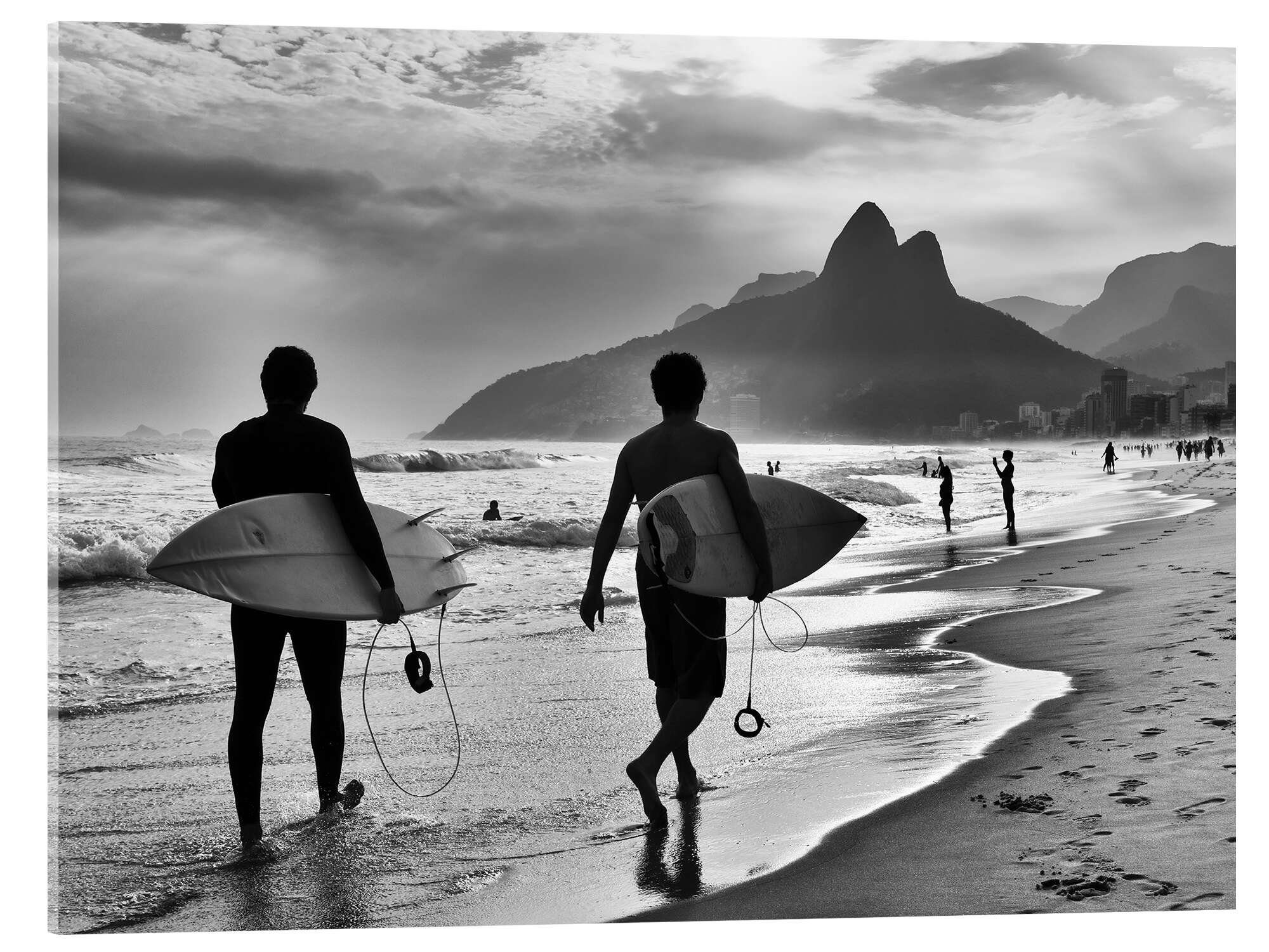 Posterlounge Acrylglasbild Editors Choice Zwei Surfer Am Strand