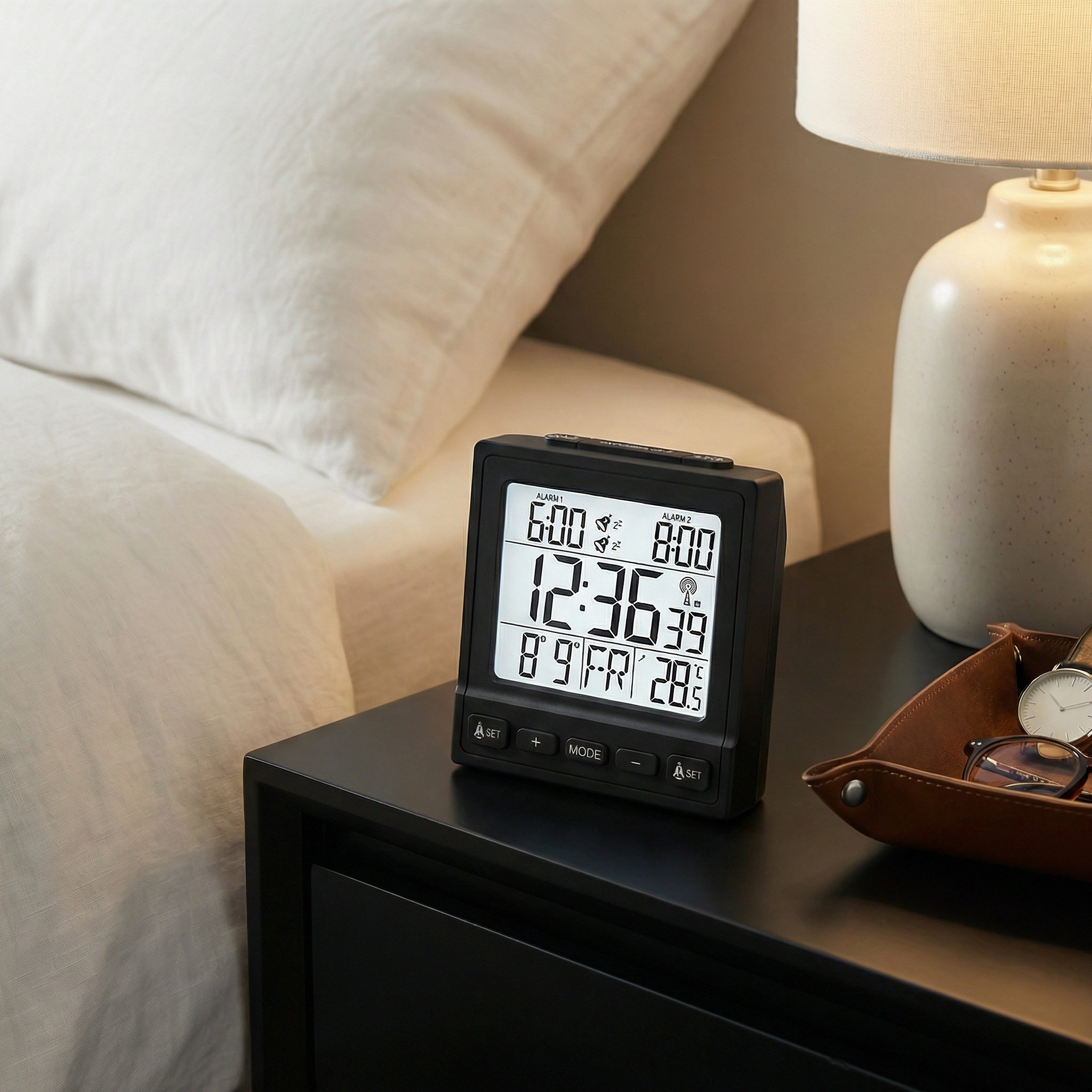 BEARWARE Wecker Reisewecker Digital, LCD-Display, Batteriebetrieb & DCF ...