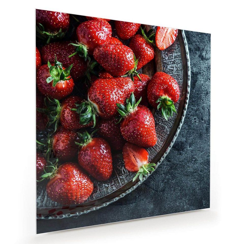 Primedeco Glasbild Wandbild Quadratisch Erdbeeren auf Teller mit ... Primedeco Glasbild Wandbild Quadratisch Erdbeeren auf Teller mit ...