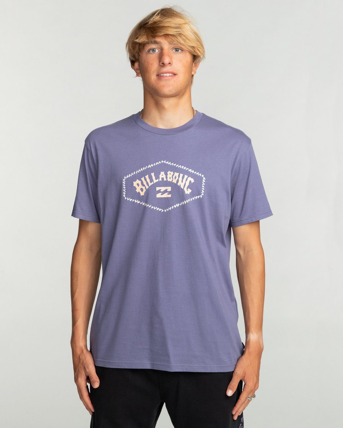 Billabong T-Shirt Exit Arch, Das Model in den Fotos ist 182cm / 72 ...