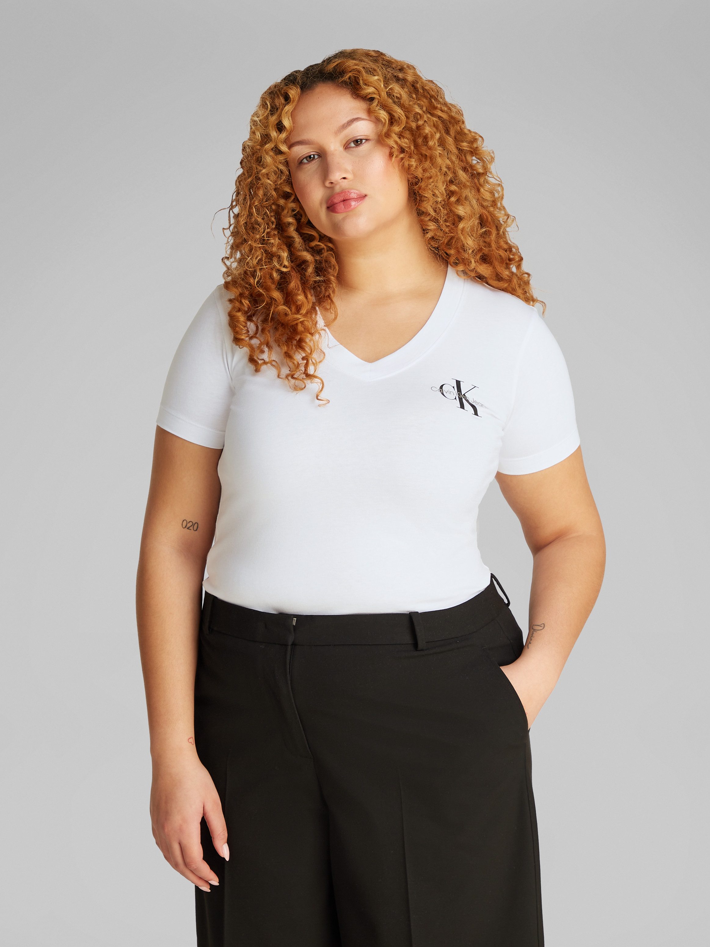 Calvin Klein Jeans Plus T-Shirt PLUS 2-PACK MONOLOGO V-NECK TEE (Packung, 2-tlg) in großen Größen