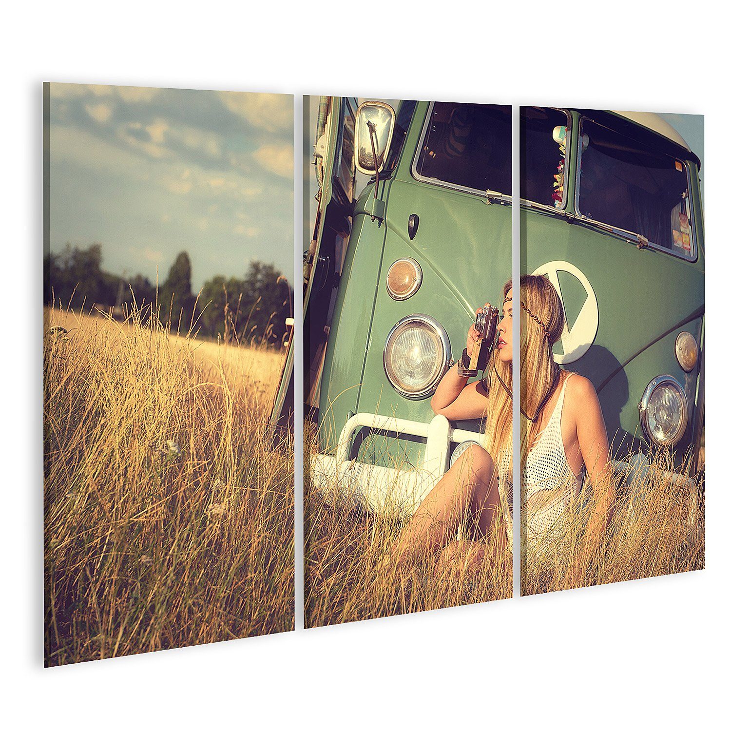 islandburner Leinwandbild »Bild auf Leinwand Hippie Girl Im Feld Mit Kamera Vw Bus Bulli T1 ...