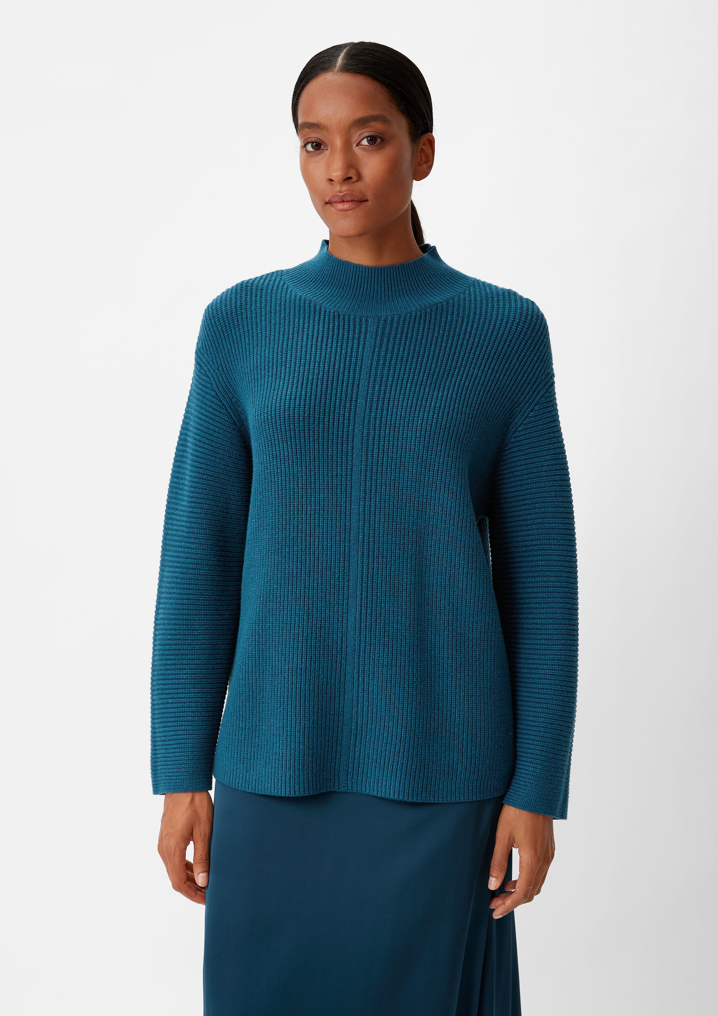 Comma Langarmshirt Strickpullover aus Viskosemix, hat lange Ärmel, überschnittene Schultern