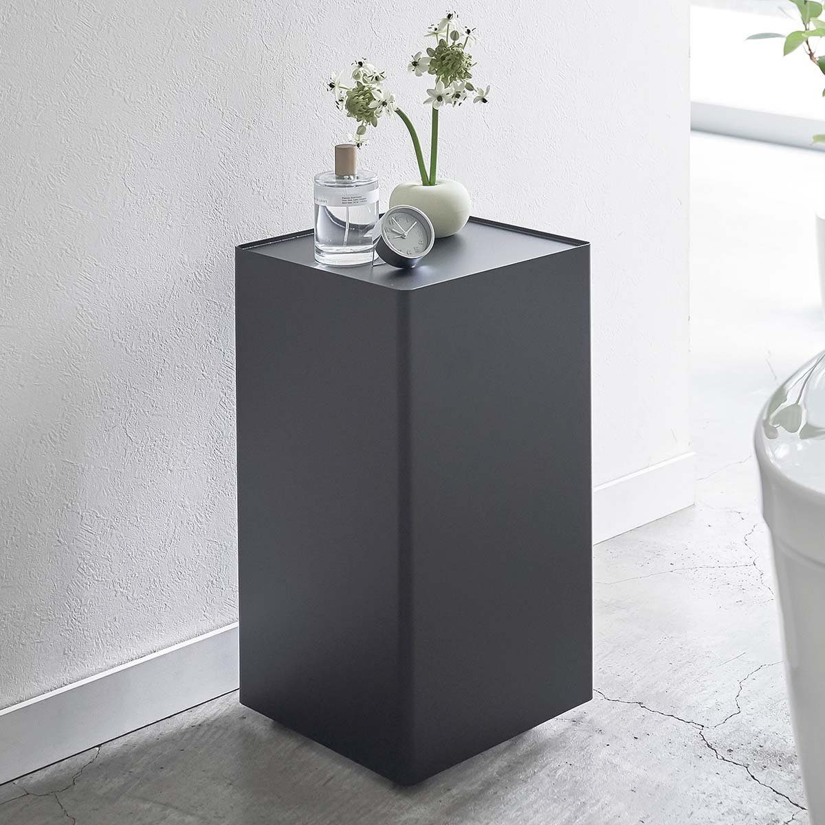 Yamazaki Toiletten Ersatzrollenhalter Tower Ablagetisch 23x43x23cm