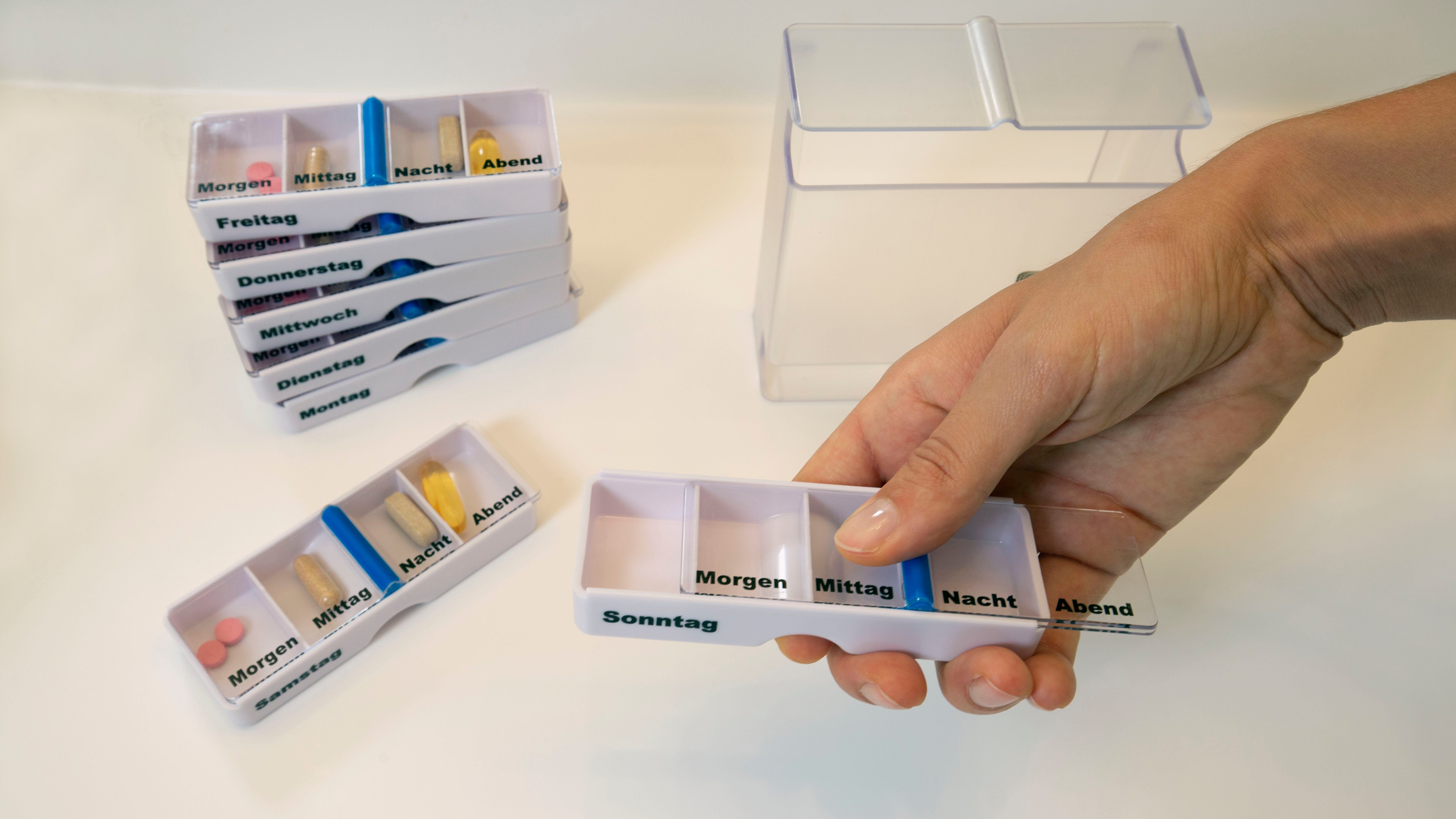 Remedic Pillendose Medikamentendispenser/ Tablettenbox / Pillendose für ...