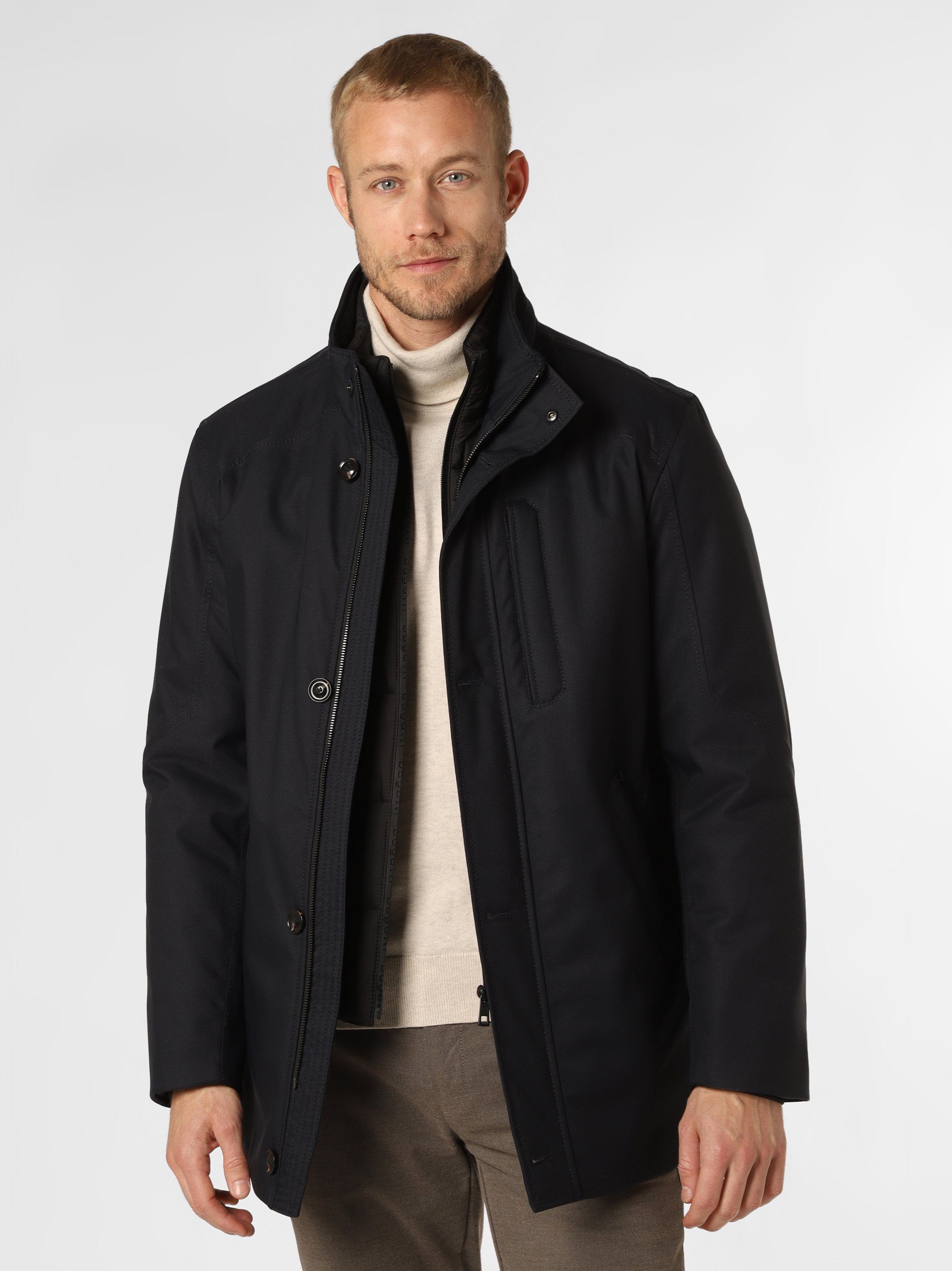 bugatti Winterjacke, 3 Front- und 2 Innentaschen