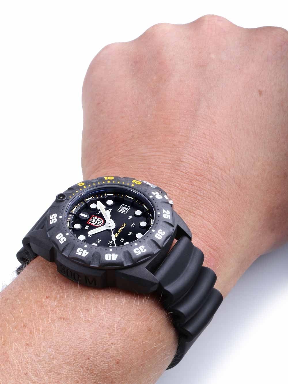 Luminox Quarzuhr Luminox XS.1555 Scott Cassell Deep Dive 45mm 30ATM ...