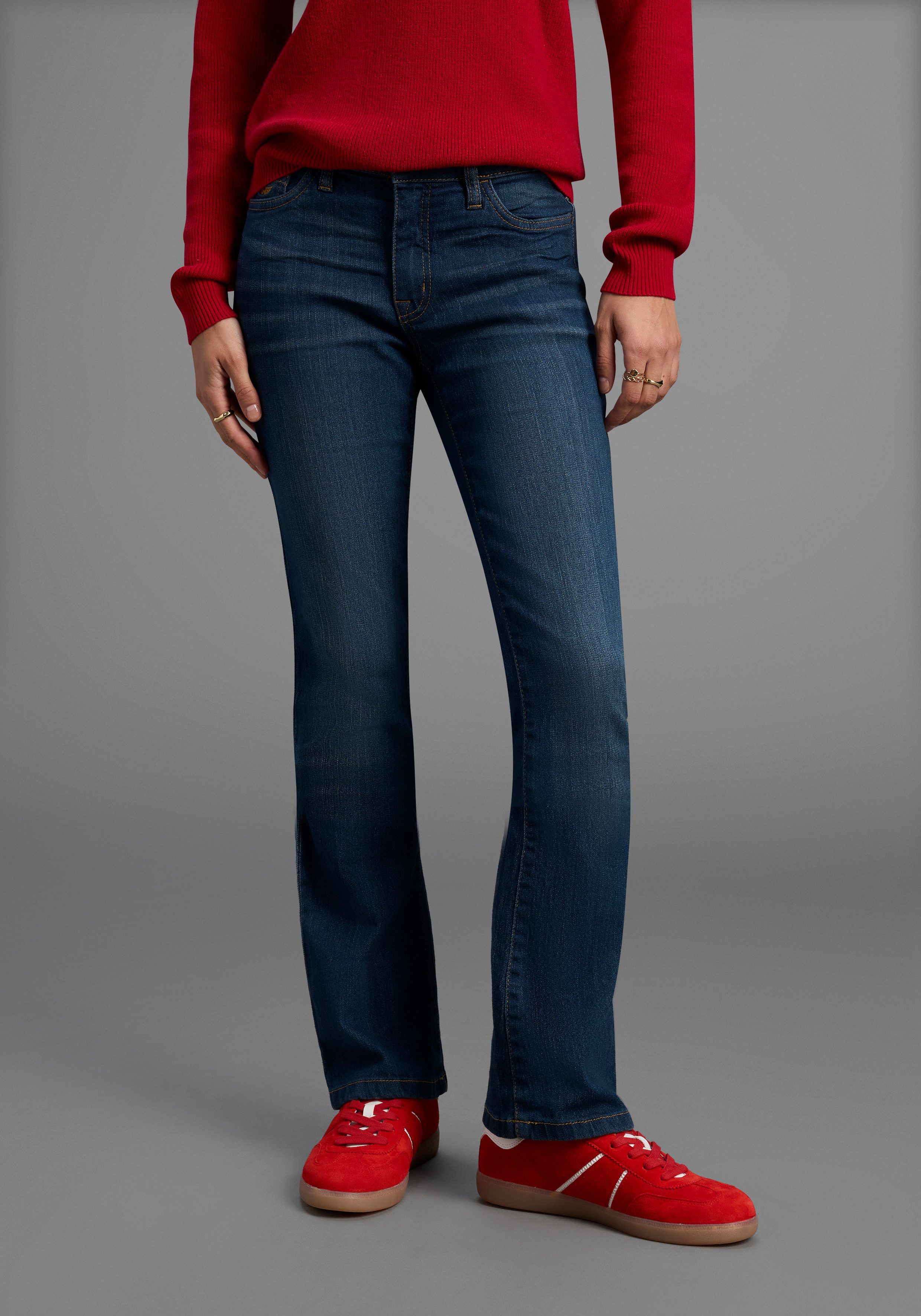 Arizona Bootcut-Jeans Baby-Boot Bootcut-Stil, figurbetonte Passform ...
