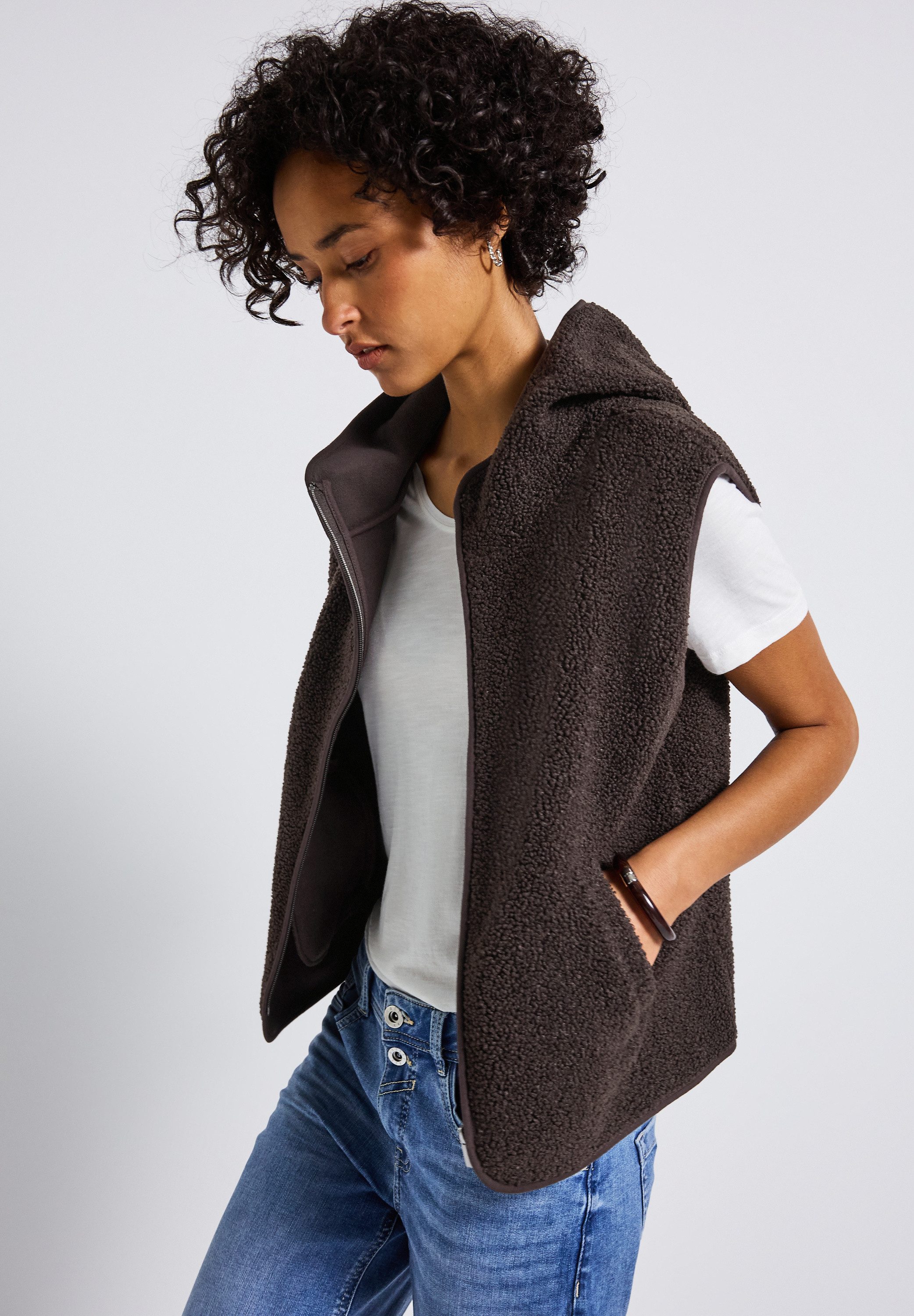 STREET ONE Fellweste mit Teddy-Futter und Teddy-Kapuze, Seitliche Taschen