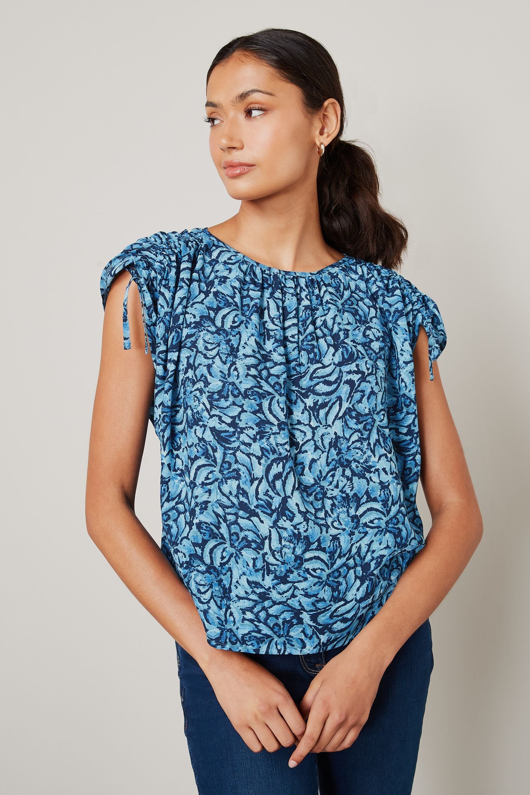 Next Blusentop Kastige Bluse Mit Geraffter Schulterpartie 1 Tlg