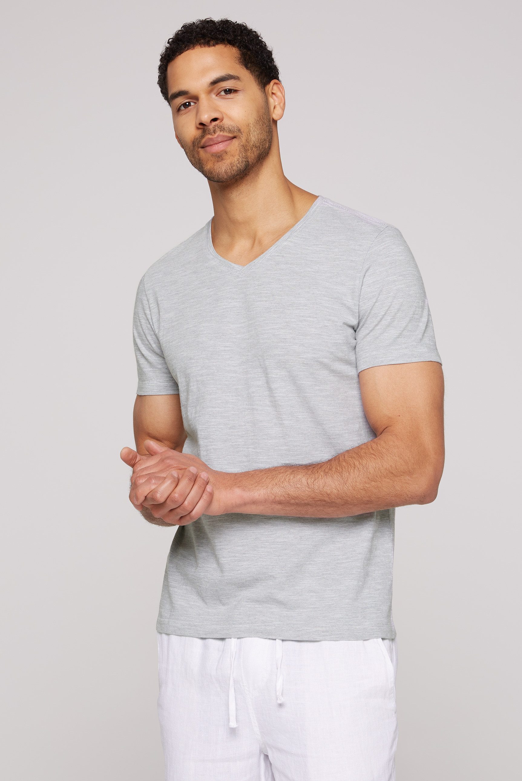 CAMP DAVID V-Shirt mit Baumwolle, Toniger Label Print vorne am Saum