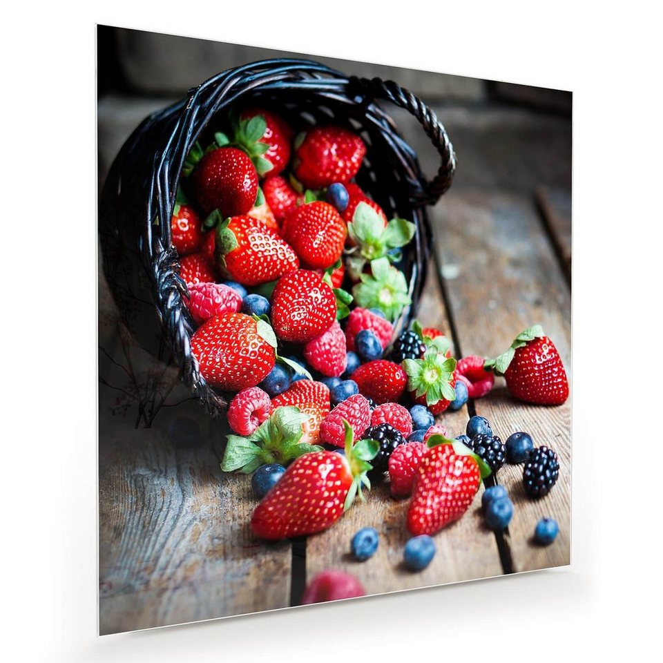 Primedeco Glasbild Wandbild Quadratisch Beeren Fallen Aus Korb Mit