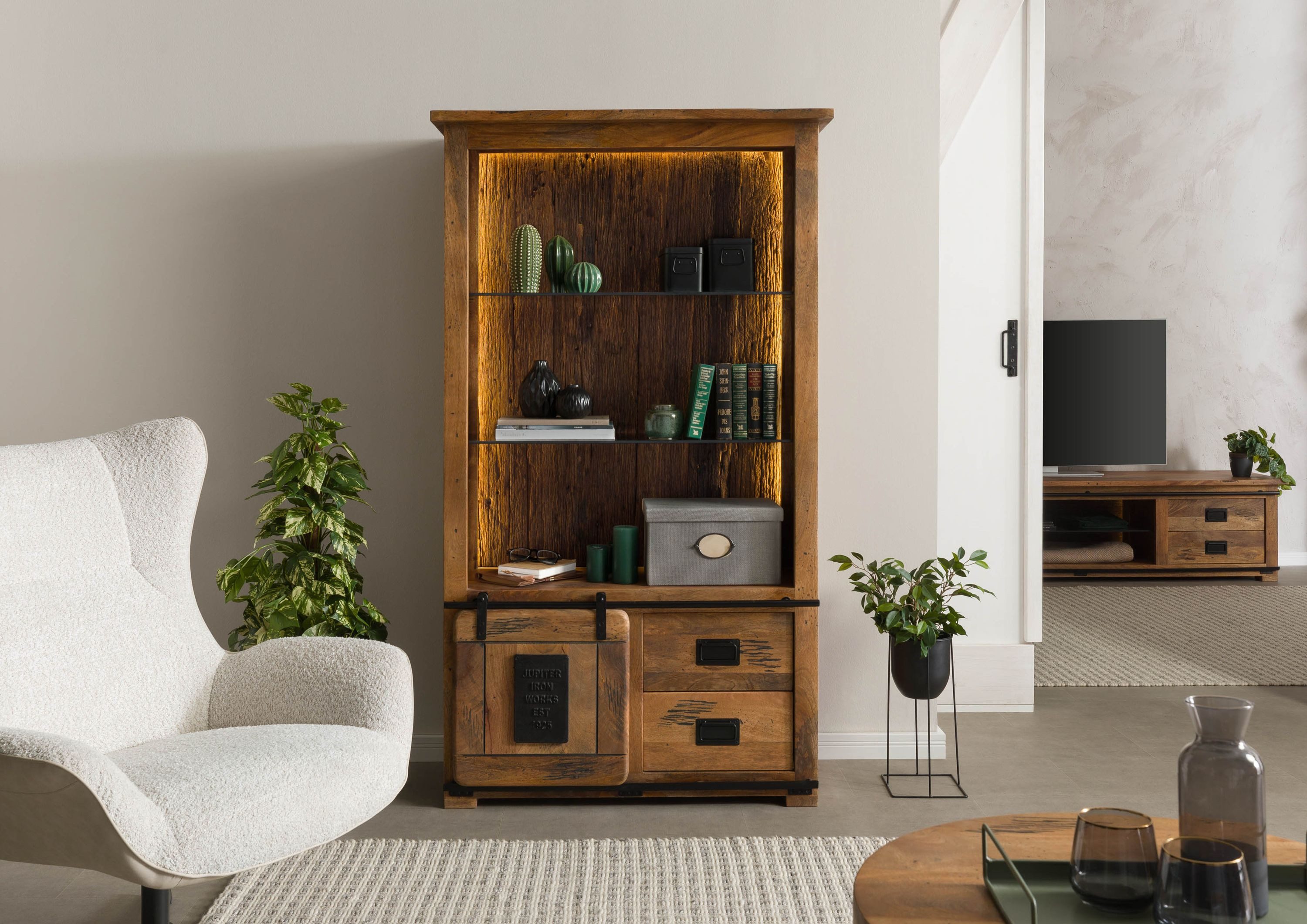 Massivmoebel24 Standregal Mango Altholz 100x45x175 Natur Lackiert