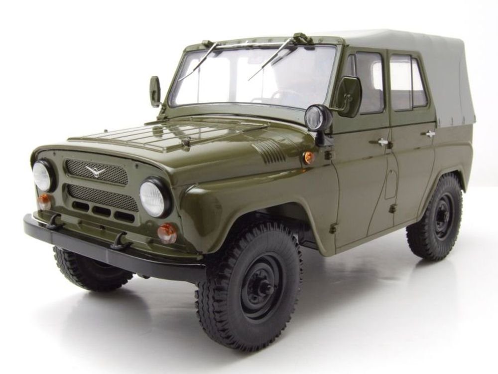 Premium ClassiXXs Modellauto UAZ 469 Geländewagen olivgrün Modellauto 1:18 Premium ClassiXXs ...