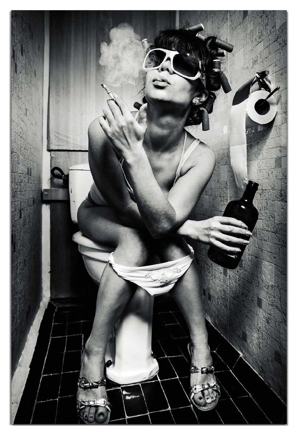 Wallario Wandfolie Kloparty Sexy Frau Auf Toilette Mit Zigarette Und