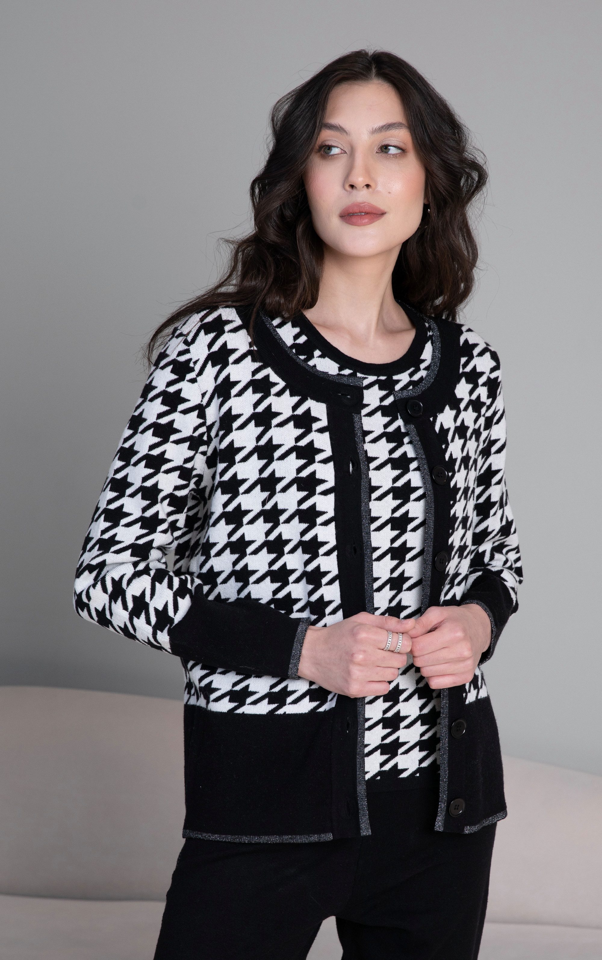 Passioni Strickjacke Twinset In Ecru Und Schwarz Im Klassischen