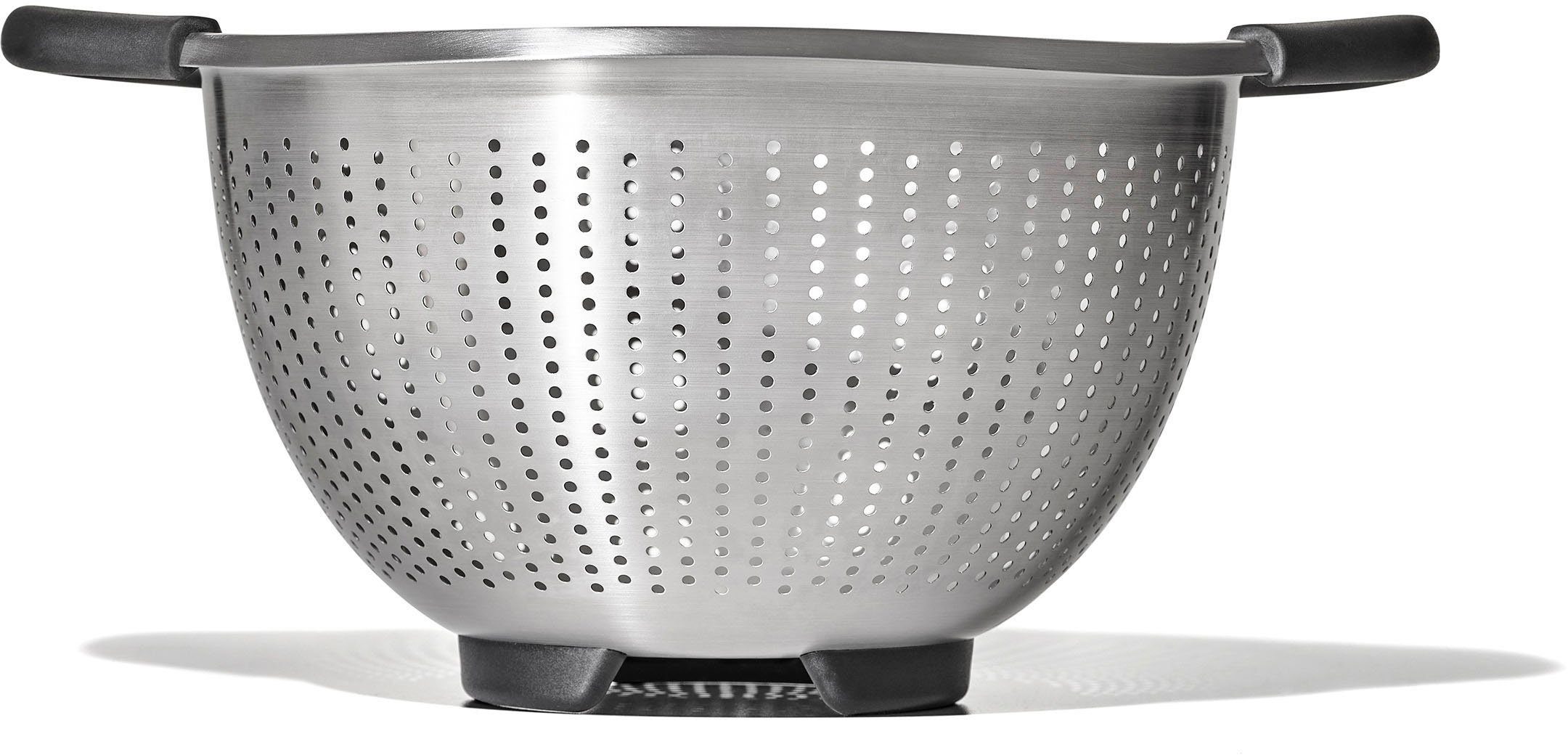 OXO Good Grips Seiher, Edelstahl, 2,8 Liter, Stapelbar in Rührschüsseln ...