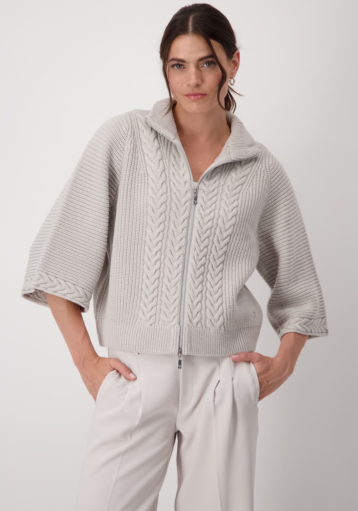 Monari Strickjacke Mit Zopfmuster Perfekter Kombipartner Zu Einer Hose