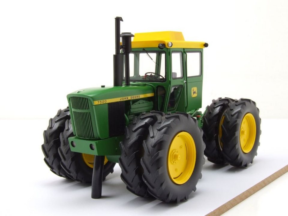 Schuco Modelltraktor John Deere 7520 Traktor Grün Modellauto 132