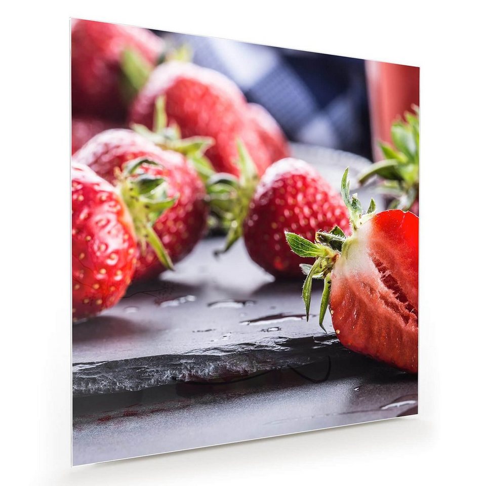 Primedeco Glasbild Wandbild Quadratisch Erdbeeren auf Schiefer mit ... Primedeco Glasbild Wandbild Quadratisch Erdbeeren auf Schiefer mit ...