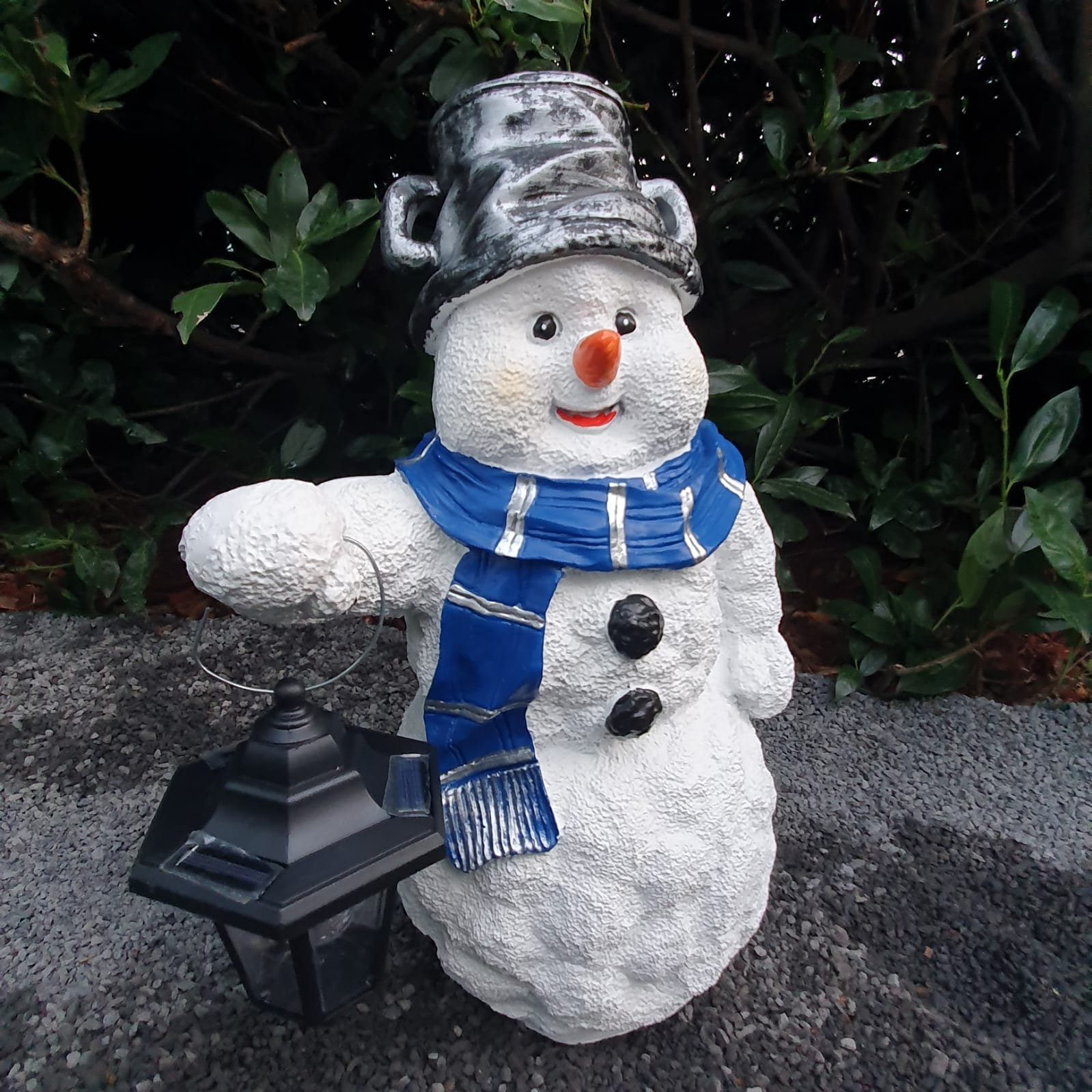 Aspinaworld Gartenfigur Schneemann Figur Mit Solar Laterne 49 Cm Gartendeko