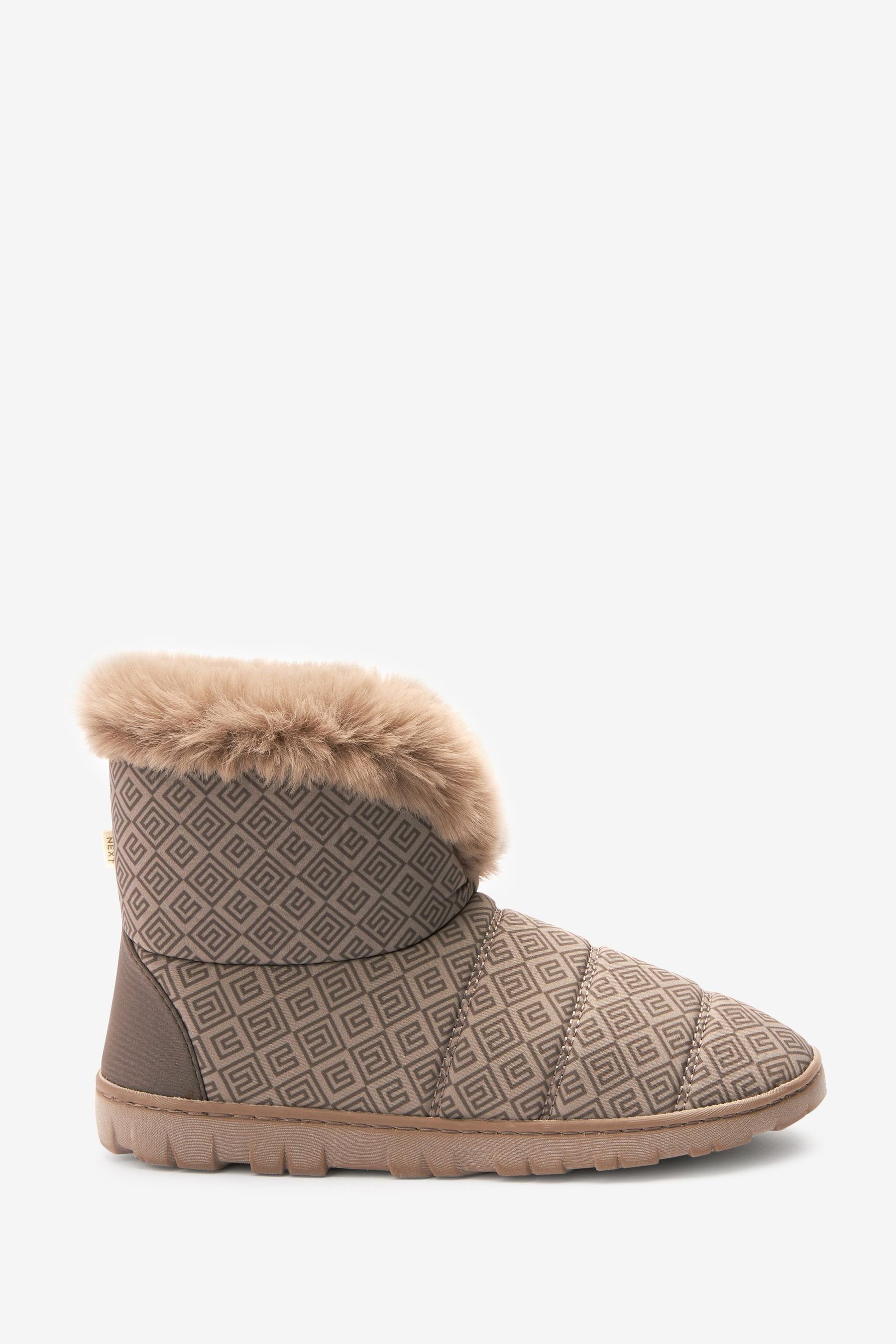 Next Forever Comfort® Gesteppte Kurze Hausstiefel Hausschuh 1 Tlg