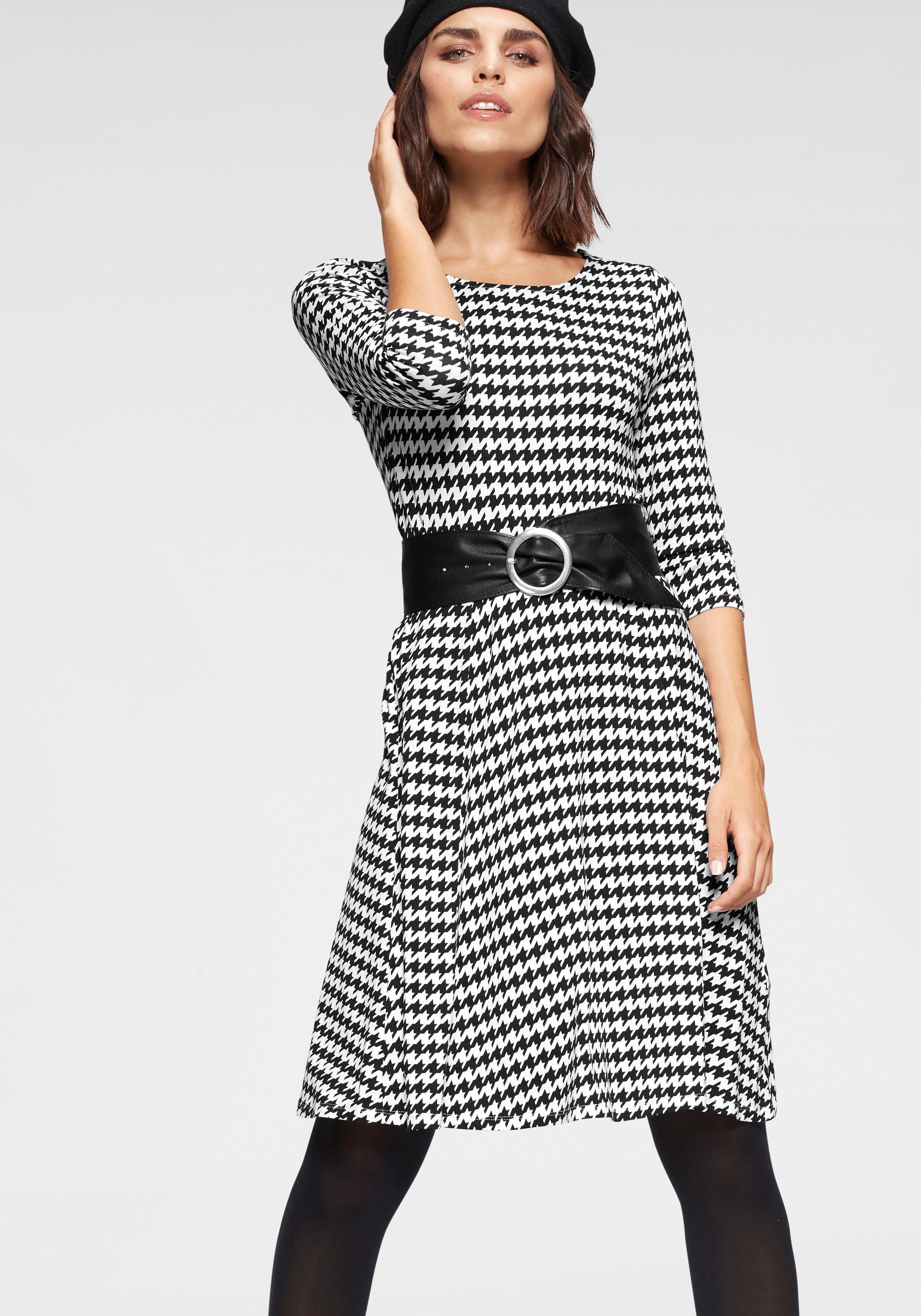 Tamaris Jerseykleid Mit Bindegürtel Hübsches Gemustertes Jerseykleid