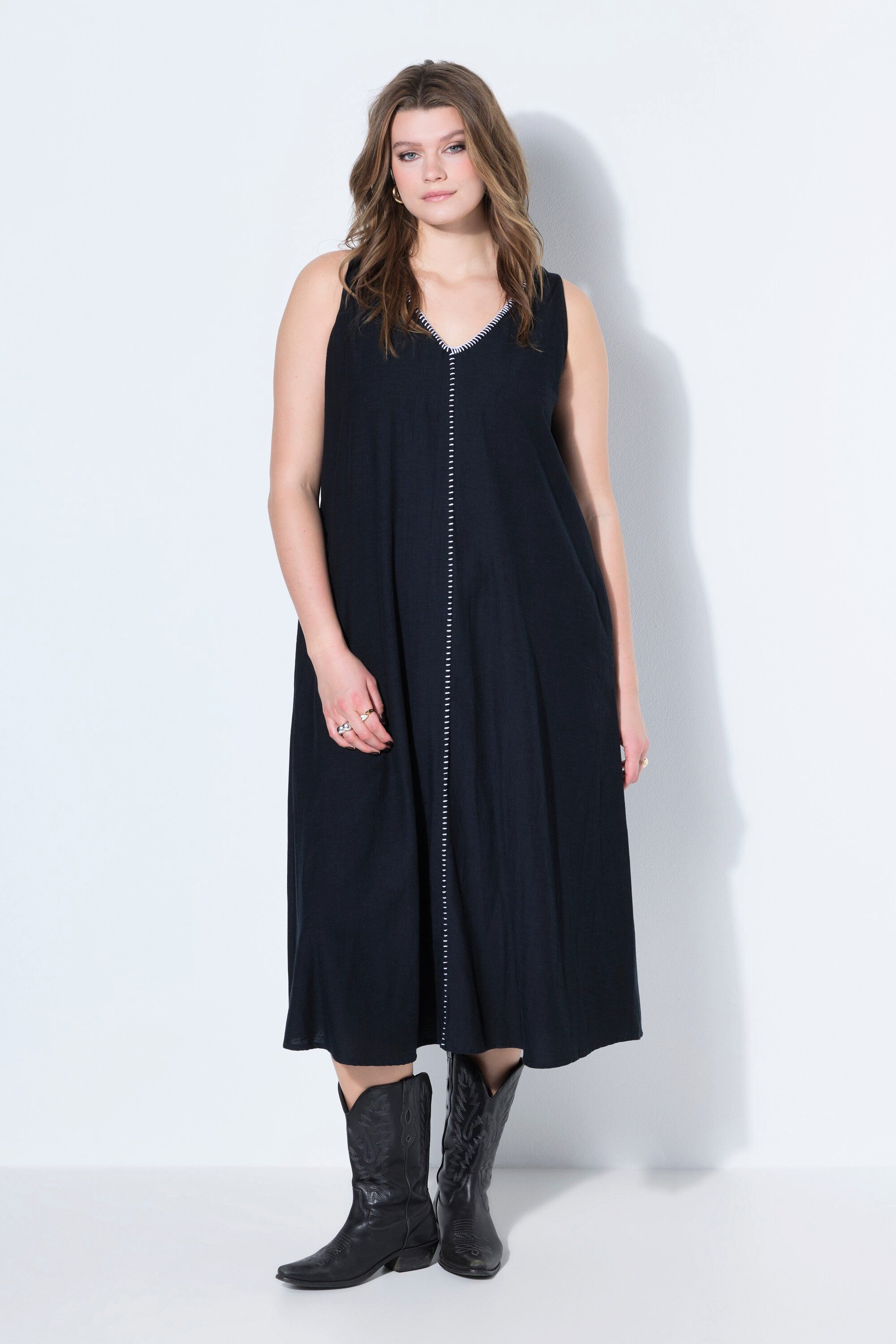 Studio Untold Midikleid Midikleid ärmelloser A-Shape gesmokter Rock