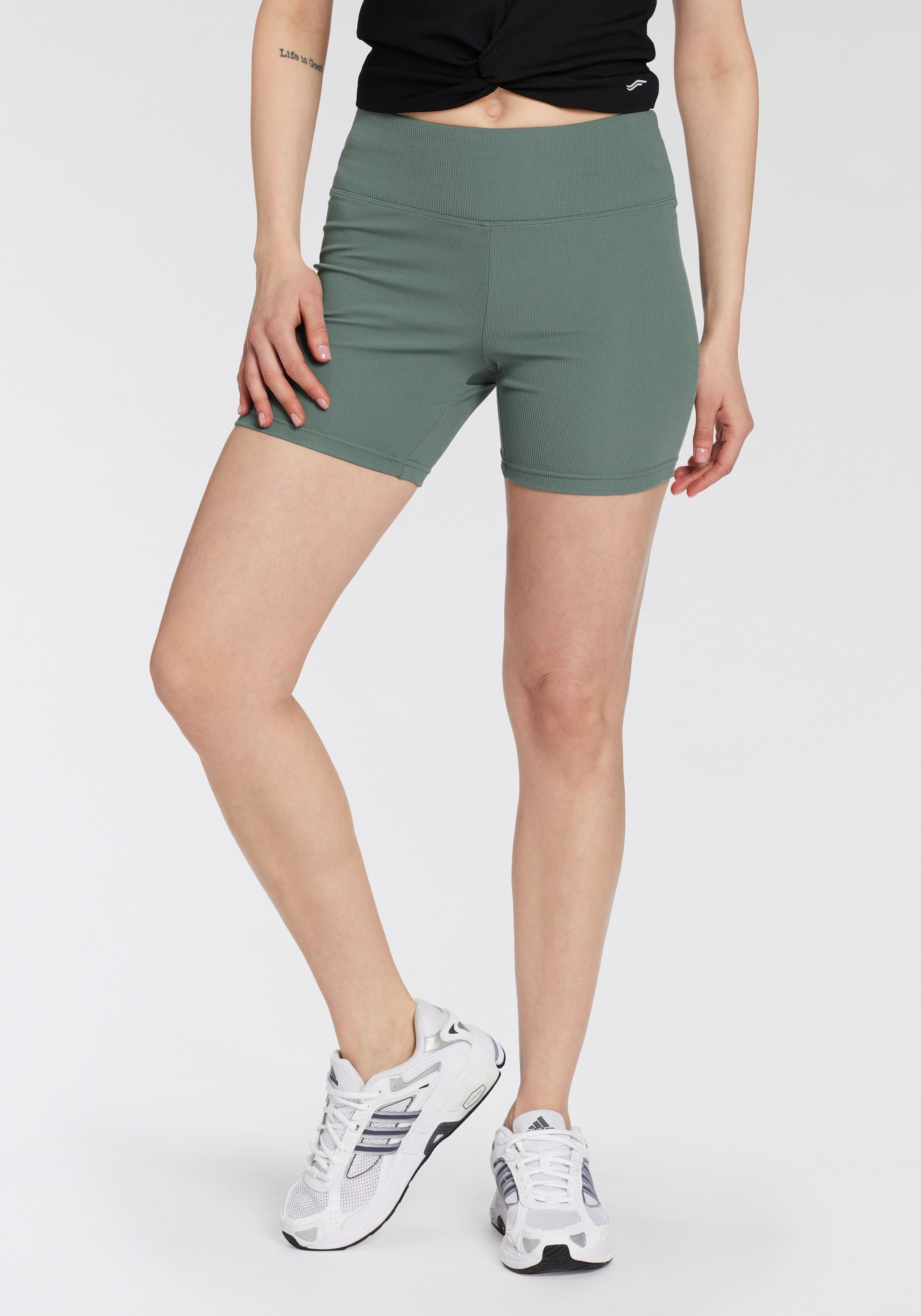 Grüne Basketball Shorts für Damen online kaufen | OTTO