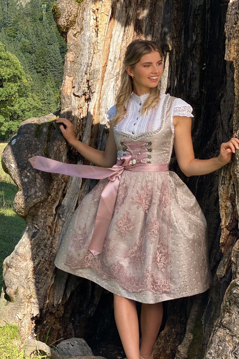 Edelnice Dirndl, Trachtenkleid