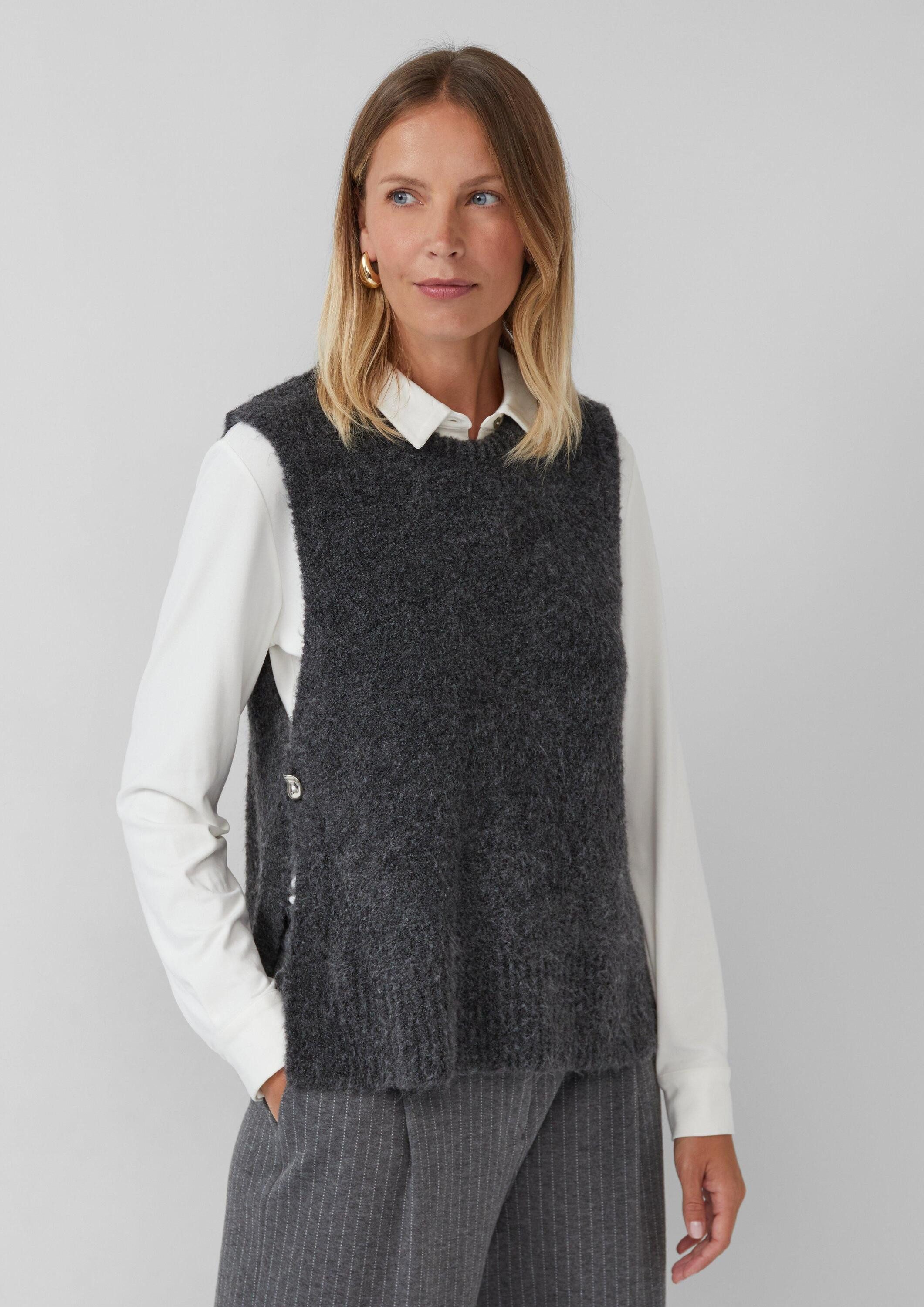 s.Oliver BLACK LABEL Pullunder Pullunder aus Bouclé-Strick mit seitlichen Schmuck-Details, mit ...