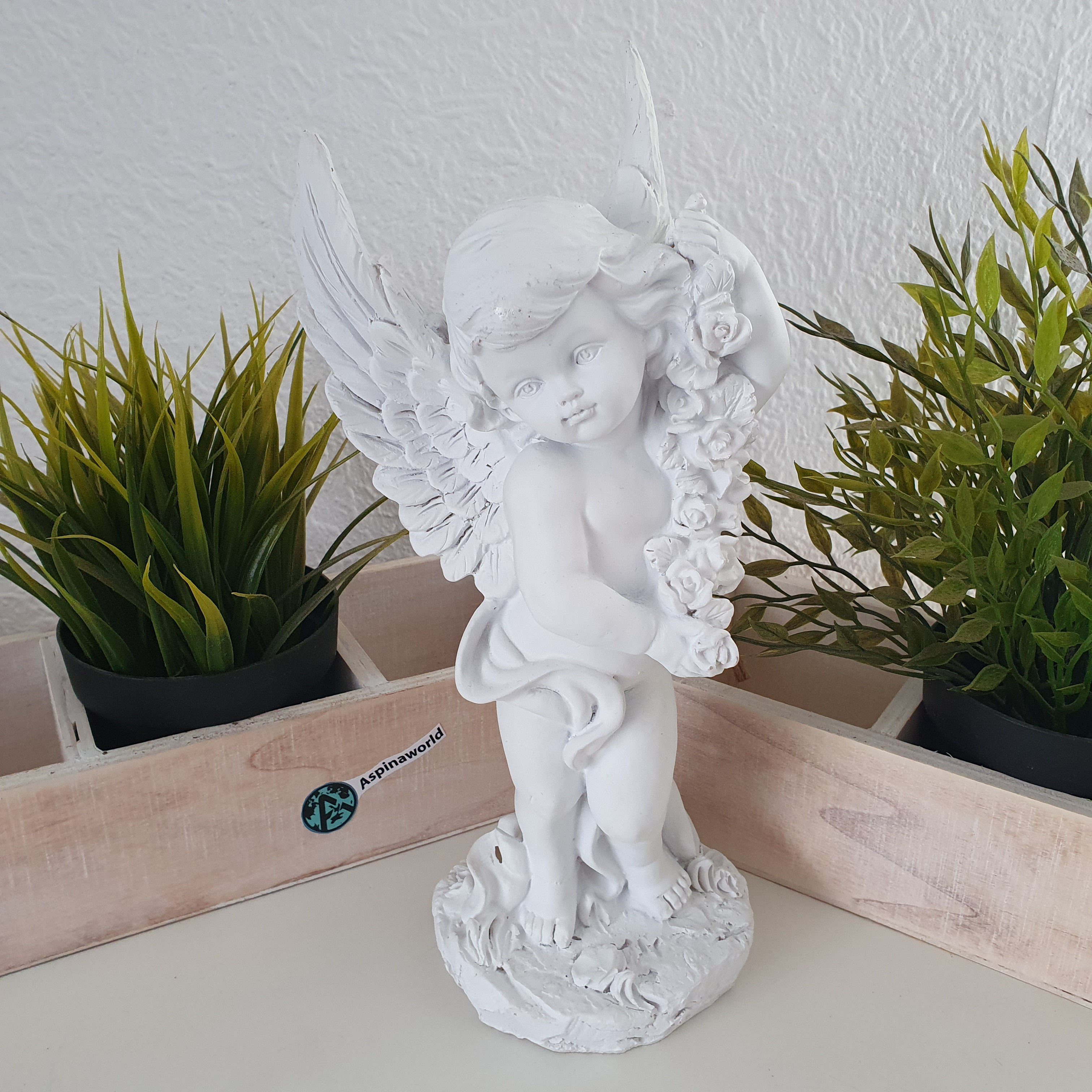 Aspinaworld Engelfigur Stehender Engel mit Rosen 28 cm, Grabdeko