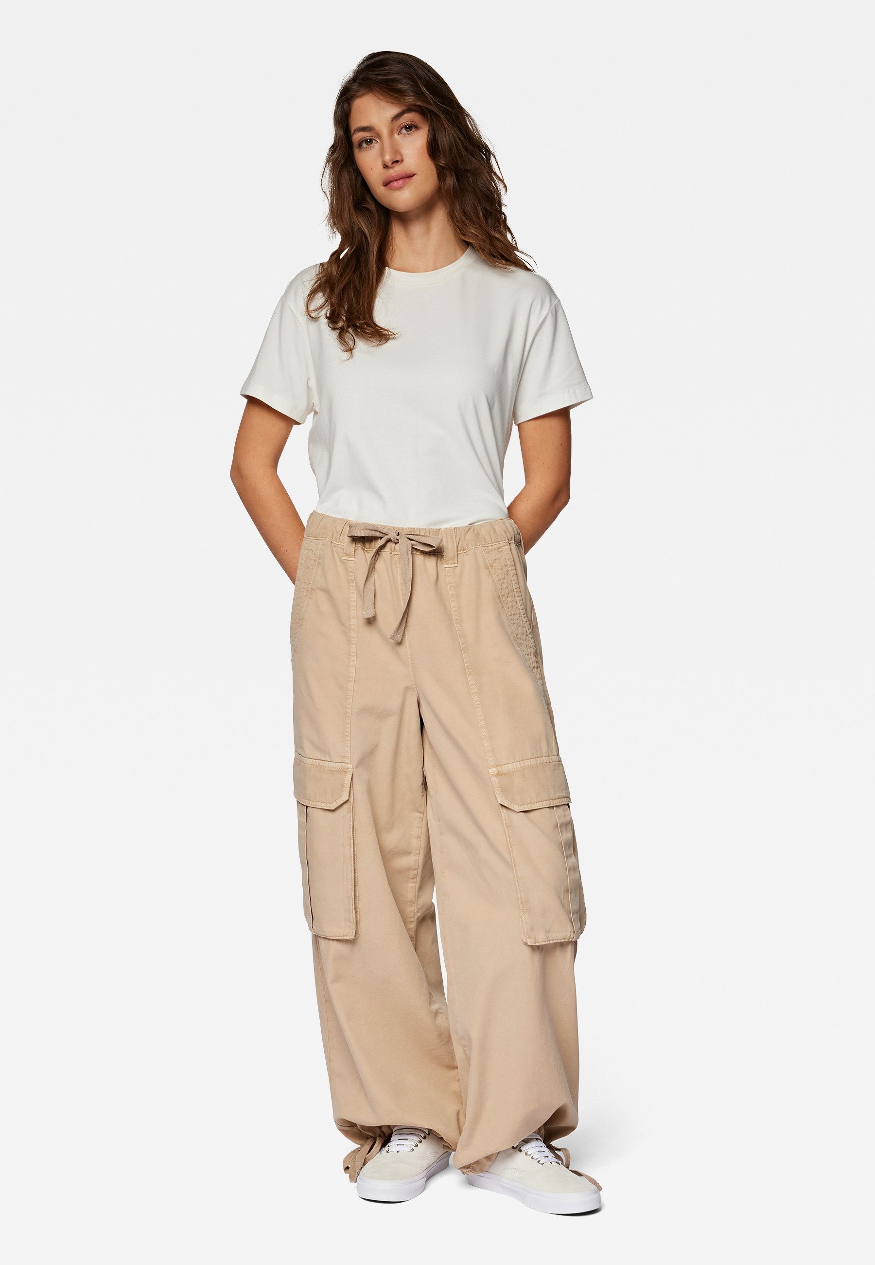 Mavi Cargohose CARGO PANTS Weite Cargo Hose, Das Model ist 176 cm groß ...