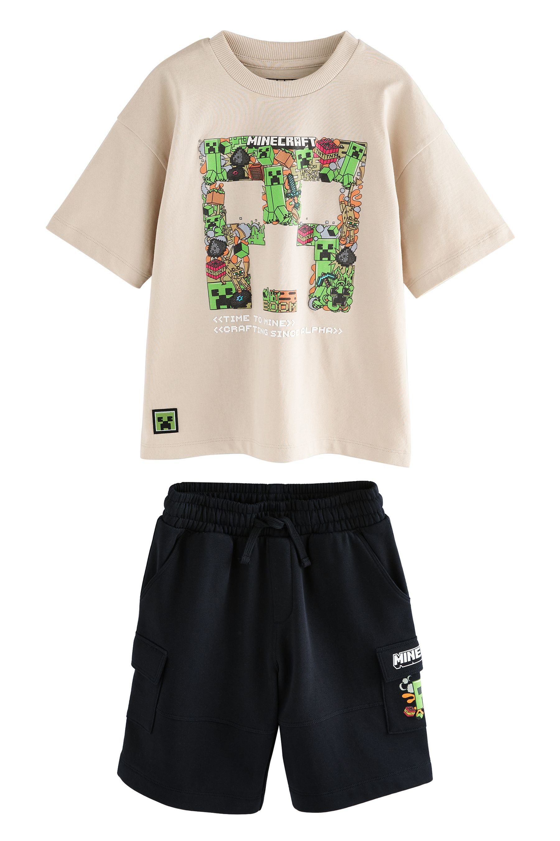 Next T-Shirt & Shorts Kurzärmeliges Lizenz-T-Shirt und Shorts im Set (2-tlg), Trendige Looks