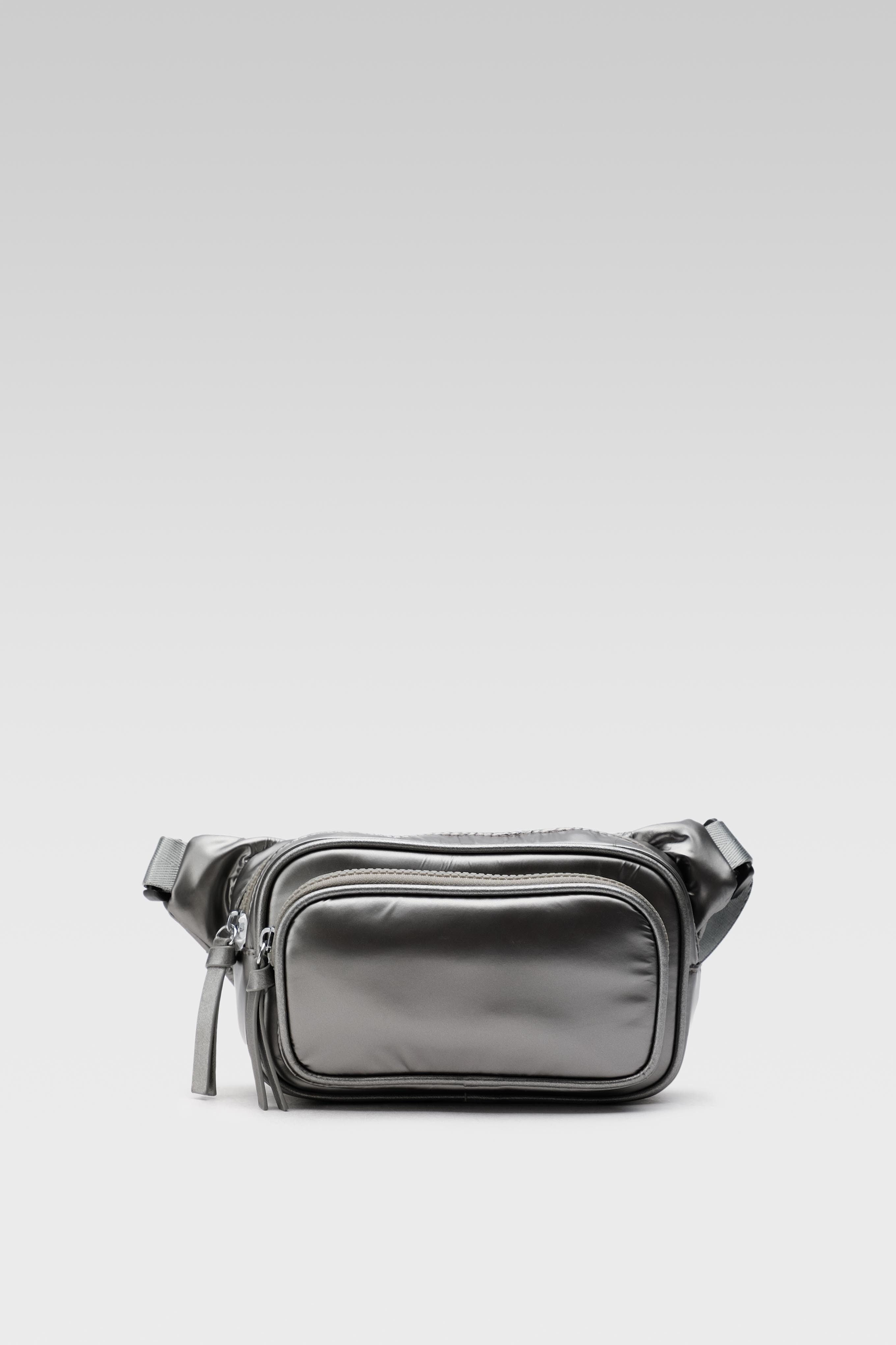 DeeZee Handtasche DeeZee Metallic Silber Gürteltasche MDN-C-001-02 Silber