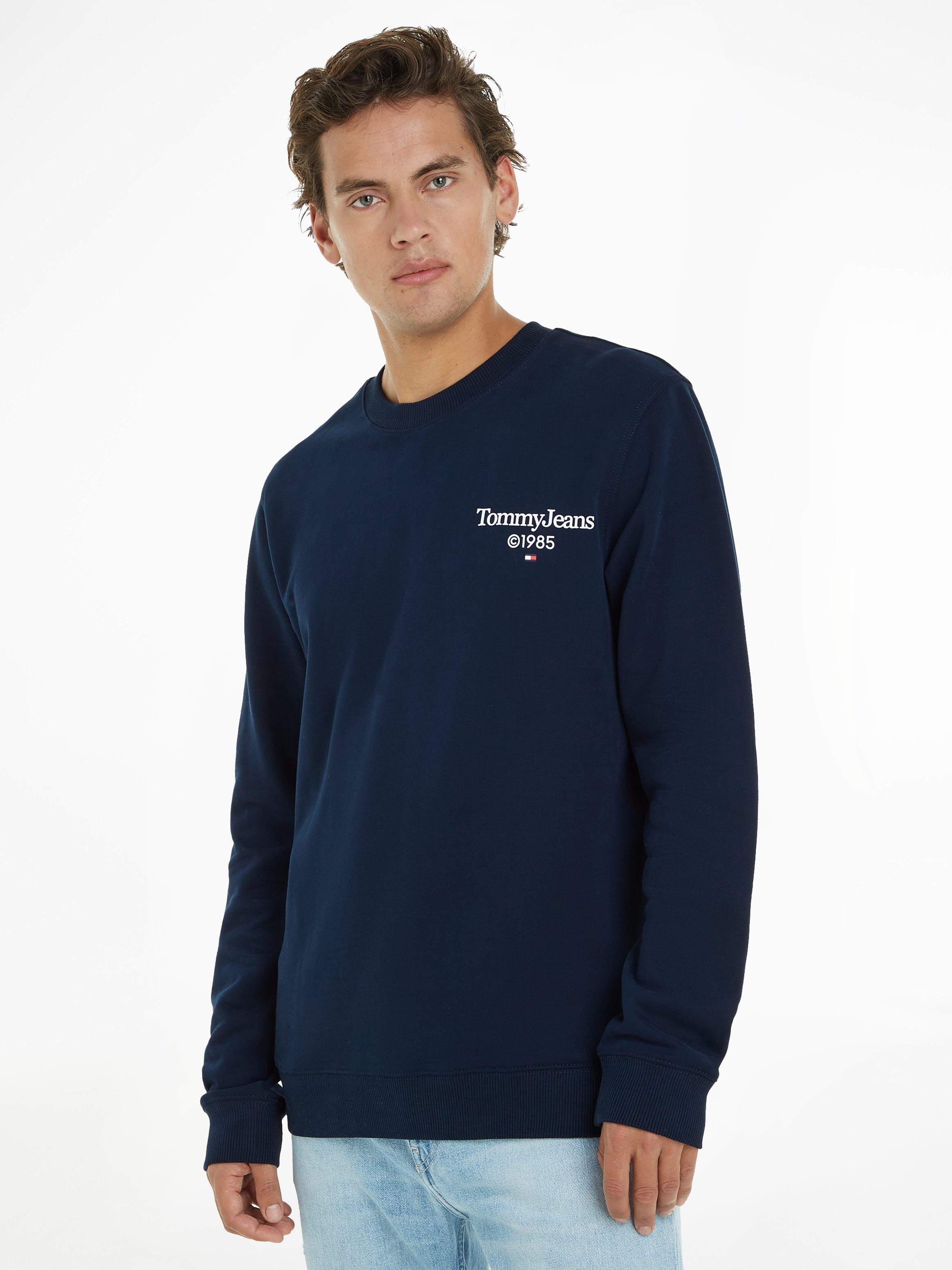 Tommy Jeans Sweatshirt TJM REG ENTRY GRAPHIC CREW Gerippte Abschlusse am Armel Saum und Hals