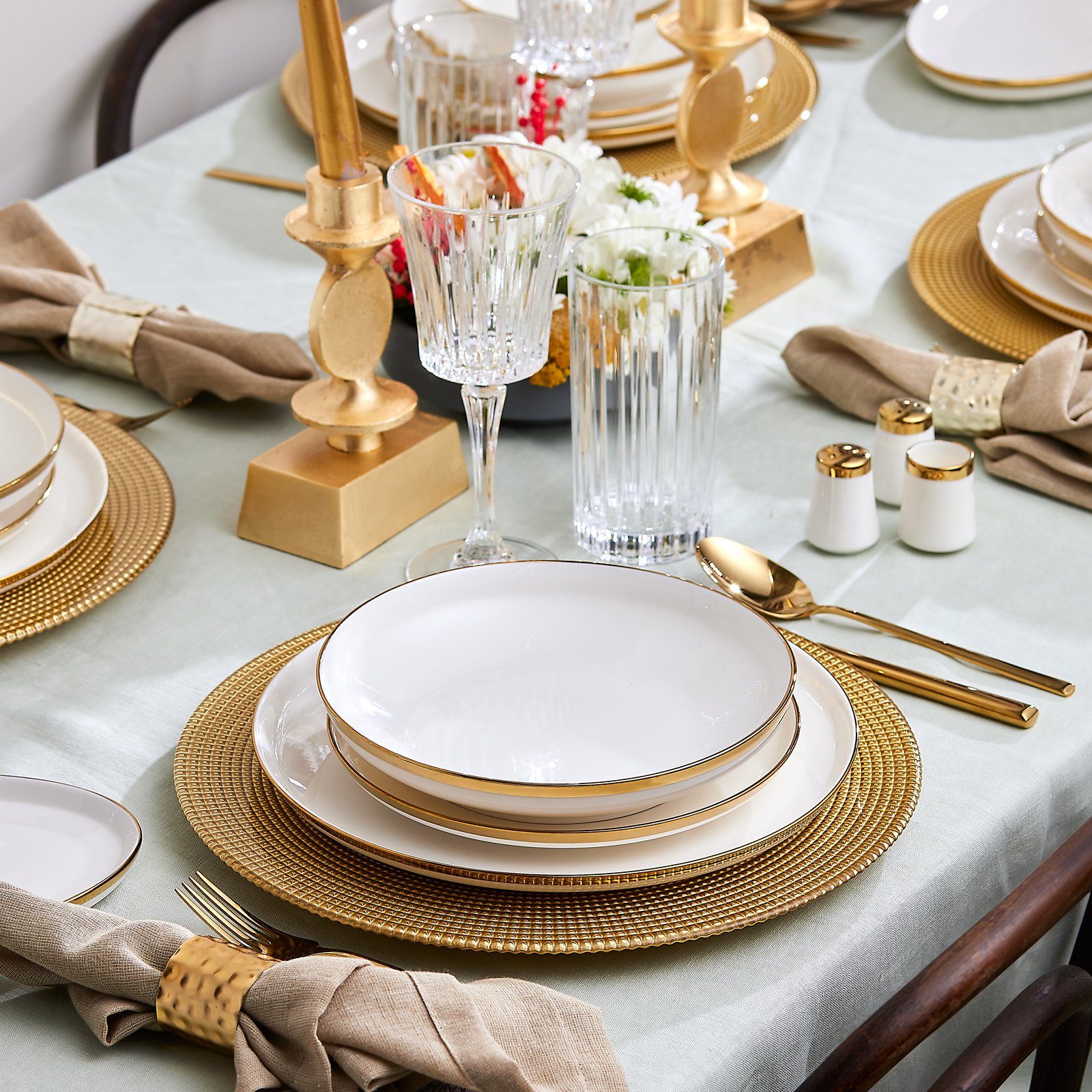 Gold Teller Set